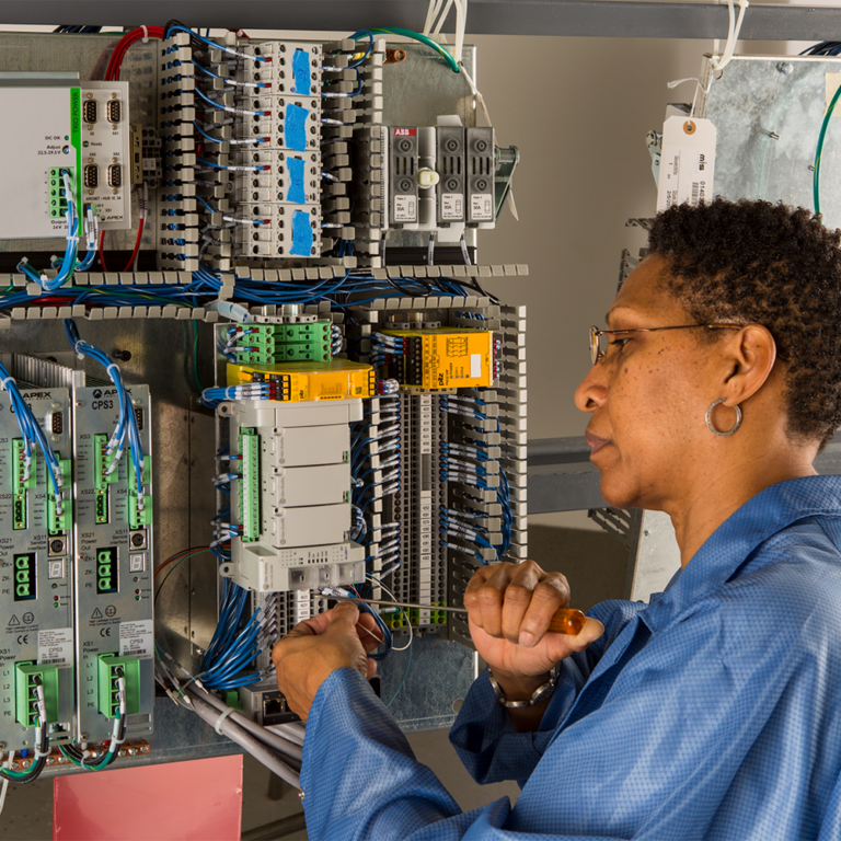 Custom Control Panels | UL 508A Control Panels | MIS Controls